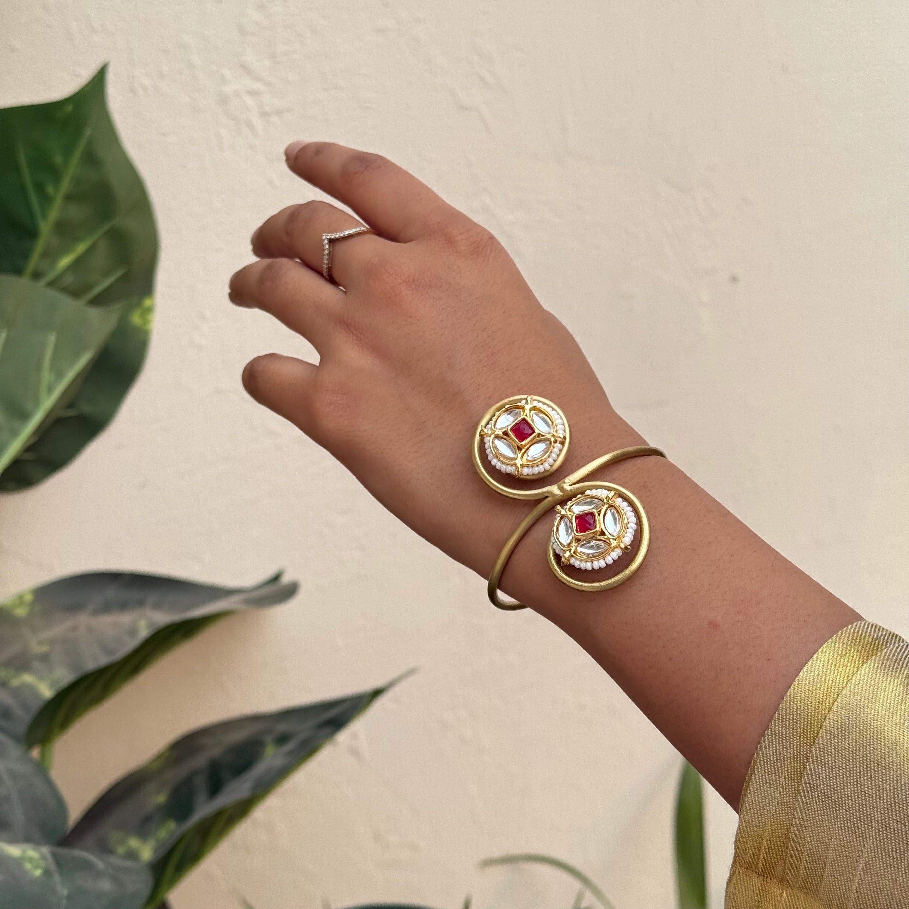 Amara Kundan Handcuff – A Little Extra